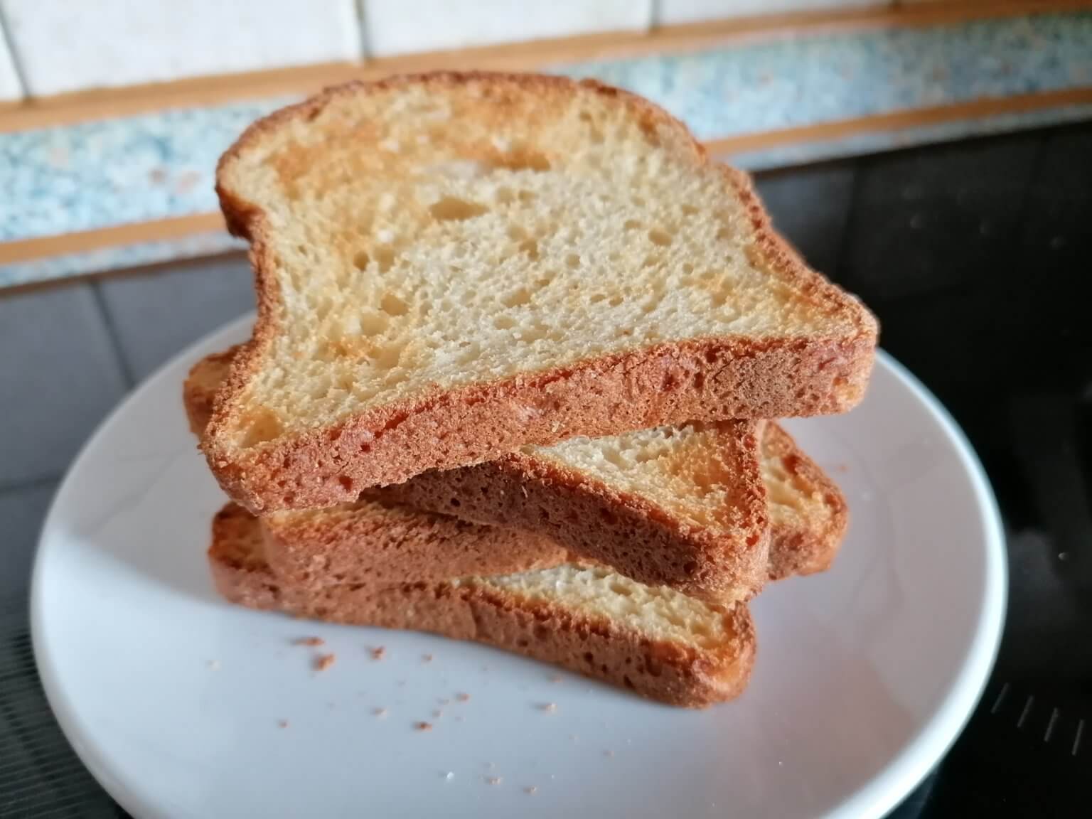Erdnussbutter Sandwich mit Marmelade 🥜🥪 - nur 125 Kalorien!